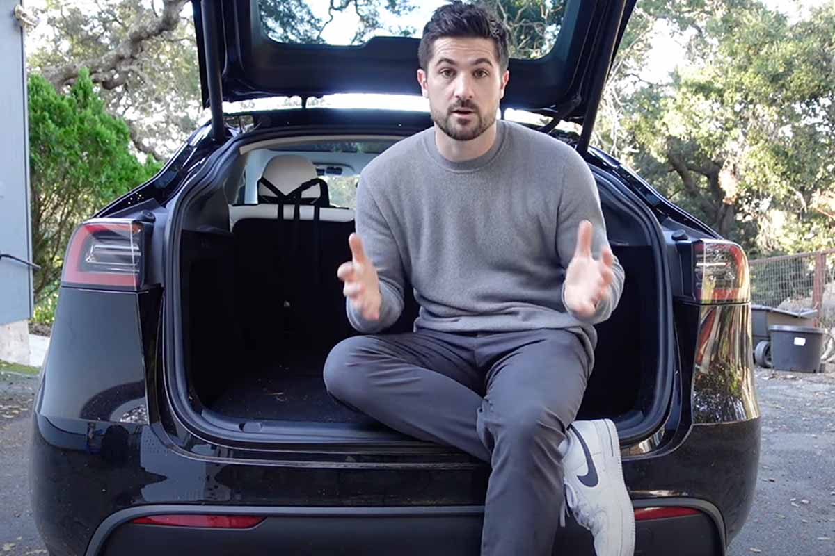 Best Dog Crates For Tesla Model Y - Tested & Reviewed